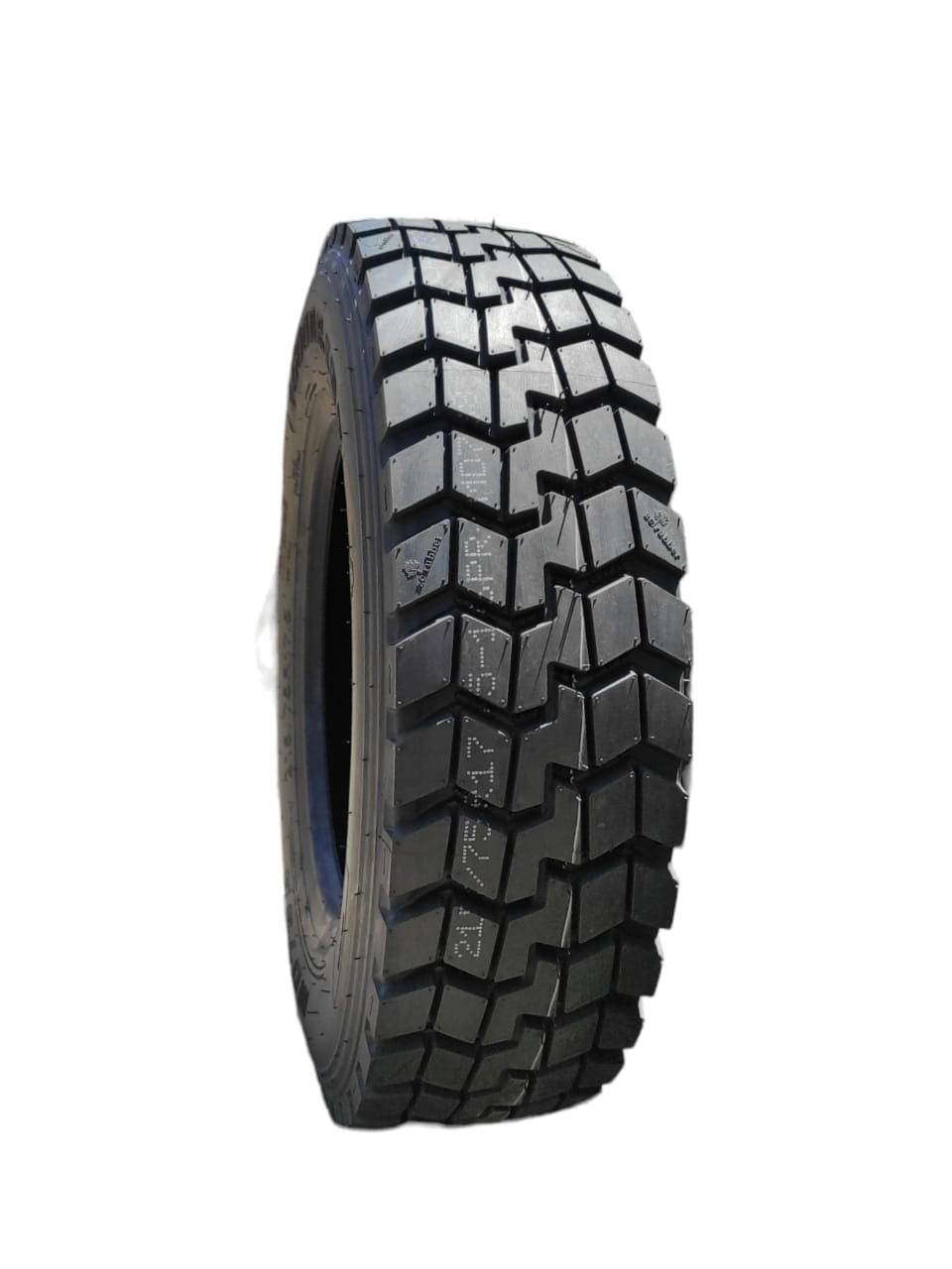 Neumático 235/75R17.5 Tracción MD738 16PR TL Goodride RACO Santiago – Raco Importadora